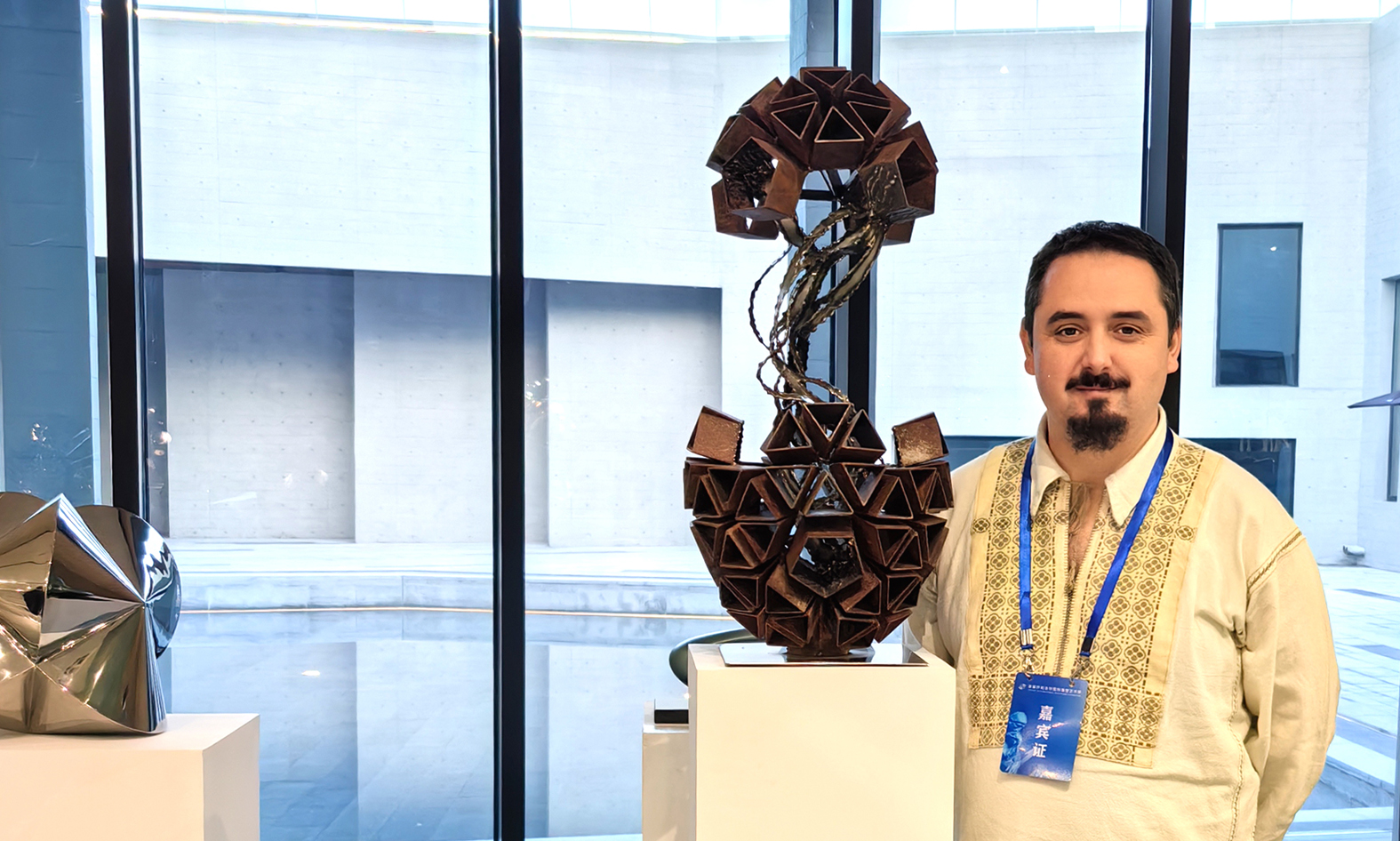 Bogdan Adrian Lefter, în China, pe Drumul Mătăsii al Artei | Dan Tomozei